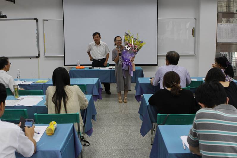 許靜莉老師發表退休感言和祝福學校校運昌隆